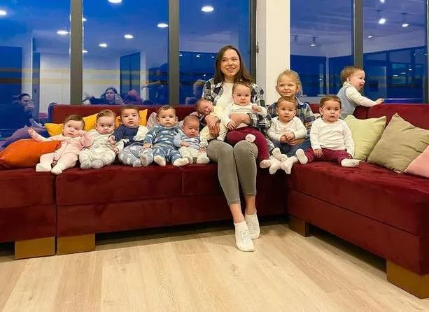 A 25- Year- Old Mother Gives Birth To 9 Babies At Once And She Still ...