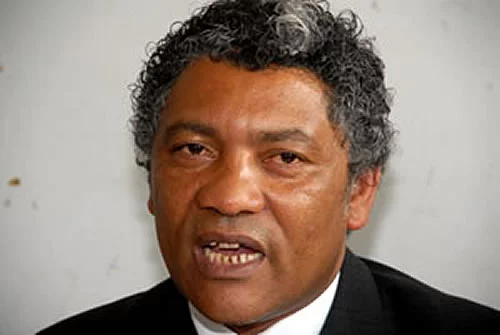 LUBINDA GIVES M´MEMBE LOVE OVER LOSER HH