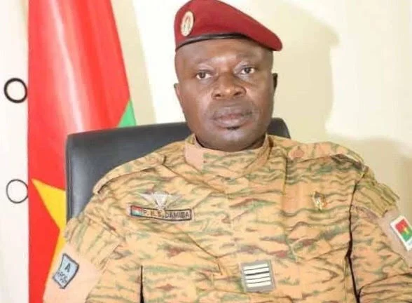 Burkina Faso: pourquoi les jeunes officiers ont choisi le Lieutenant ...